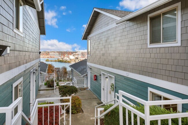 2 bed 2 bath Stadium District Condo! - 226 Broadway Tacoma WA 98402 ...