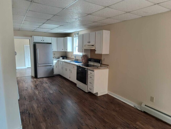 36 Emery St - 36 Emery St Sanford ME 04073 | Apartment Finder