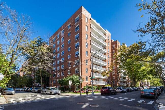 The Barclay Plaza - 11020 71st Rd Forest Hills NY 11375 | Apartment Finder