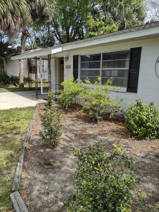 Cute Home on the Lake - 1106 Seminole Ave Leesburg FL 34748 | Apartment ...