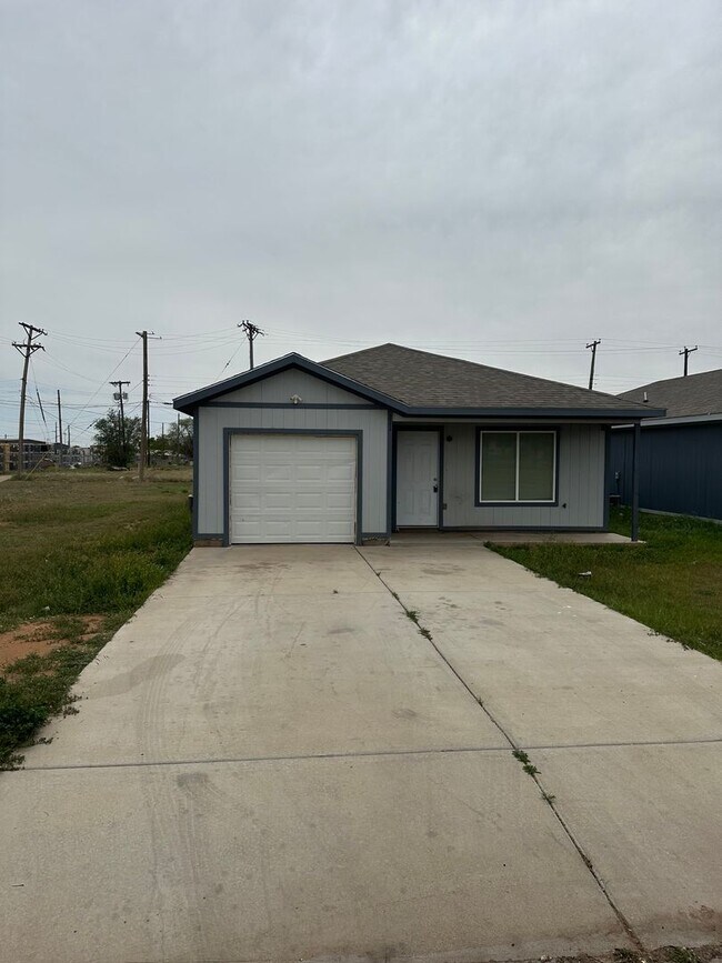 Super cute home across from Harwell Elemen... - 211 142nd St Lubbock TX ...