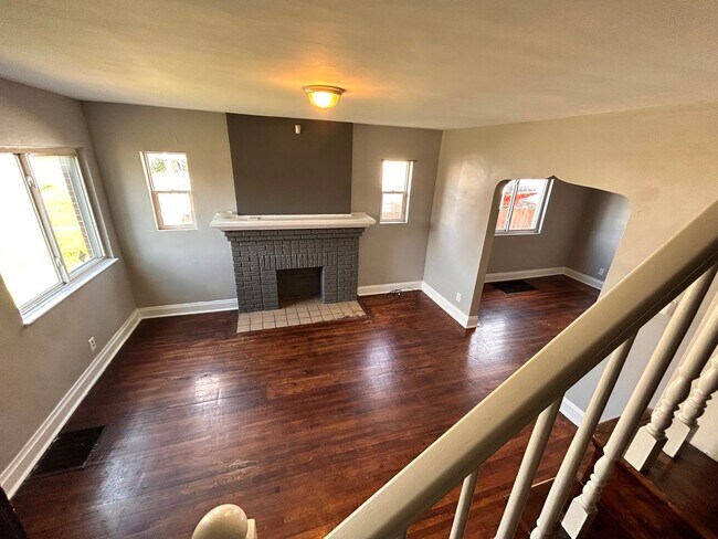 Cleveland Ave Duplex - 3006 Cleveland Ave Columbus OH 43224 | Apartment ...