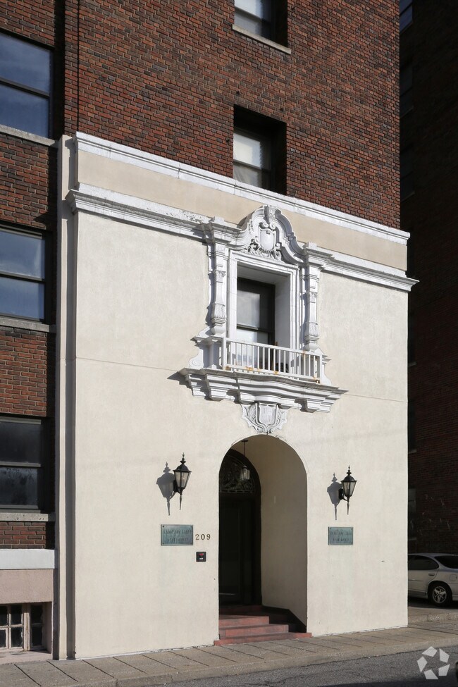 Hampton Hall Apartments - 209 York St Louisville KY 40203 | Apartment ...