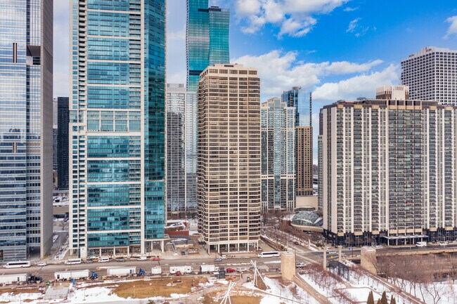 The Buckingham - 360 E Randolph Dr Chicago IL 60601 | Apartment Finder