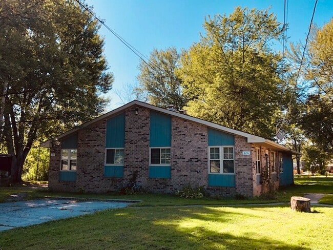 dj - 40-42 E Fir St New London OH 44851 | Apartment Finder