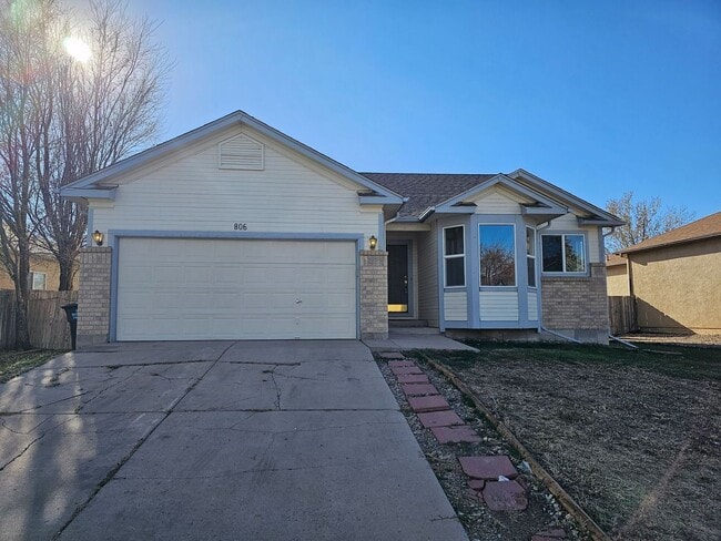 **MOVE IN SPECIAL** $500 OFF FIRST MONTH'... - 806 Hayloft Ln Fountain ...