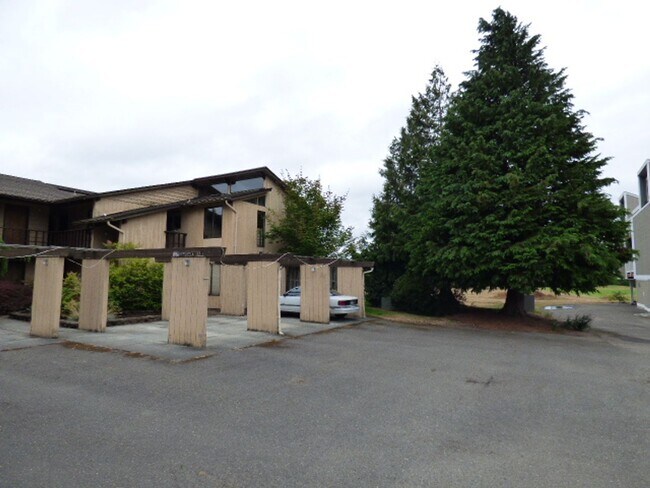 Updated Apartment on the Golf Course - 1961 Woodcock Rd Sequim WA 98382 ...