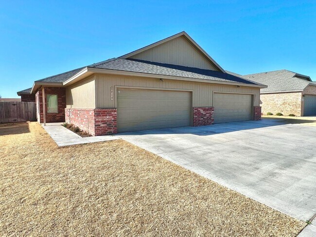 Luxury Duplex in Coveted Cooper ISD, Lubbock - 1717 102nd St Lubbock TX ...
