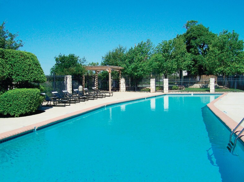 Acacia Cliffs - 7201 Hart Ln Austin TX 78731 | Apartment Finder