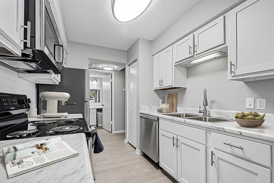 Elliot Windsprint - 2305 Windsprint Way Arlington TX 76014 | Apartment ...