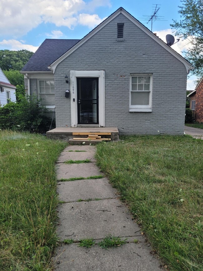11696 Lansdowne St - 11696 Lansdowne St Detroit MI 48224 | Apartment Finder