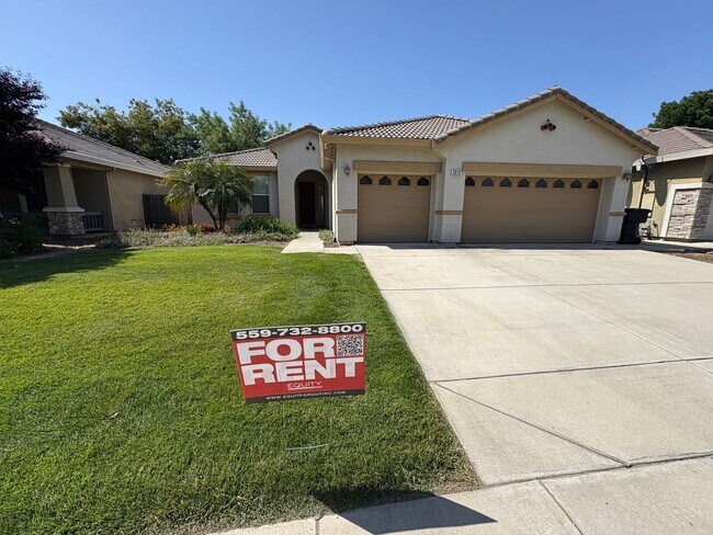 Gorgeous home in NW Visalia with a split f... - 3019 W Harold Ct ...