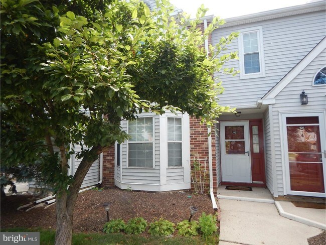 110 Pinewood Dr - 110 Pinewood Dr Hamilton Township NJ 08690 ...