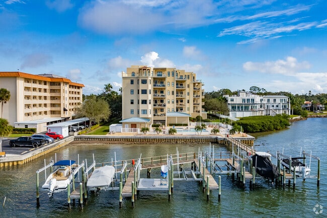 The Dunedin Grand Condominium - 600 Edgewater Dr Dunedin FL 34698 ...