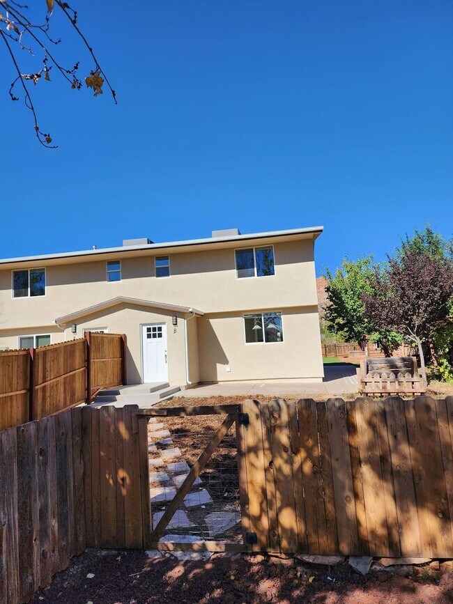 LOCATED IN HILDALE, UT - Newly Remodeled 3... - 340 Field Ave Hildale ...