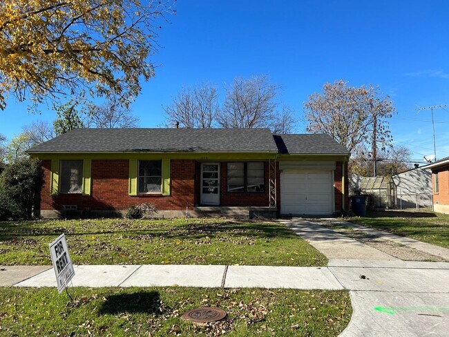 Experience the ultimate comfort of living ... - 10381 Newcombe Dr ...