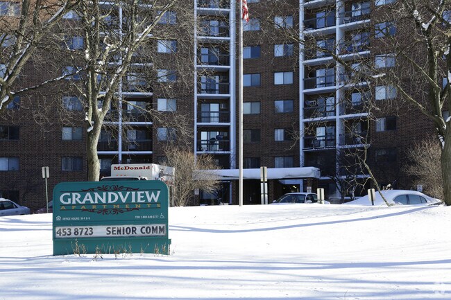 Grandview Apartments - 1925 Bridge St NW Grand Rapids MI 49504 ...