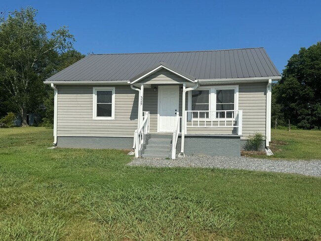 2/1 in Cleveland County, NC - close to hwy 74 - 325 Washburn Switch Rd ...