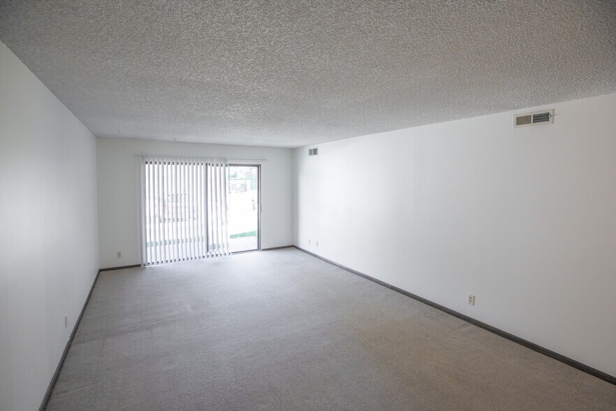 Sutter Place - 4631 Claire Ave Lincoln NE 68516 | Apartment Finder