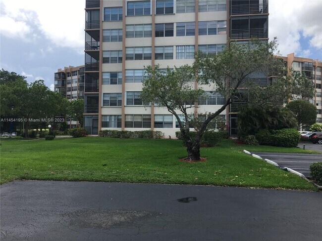 1100 St Charles Pl - 1100 St Charles Pl Pembroke Pines FL 33026 ...