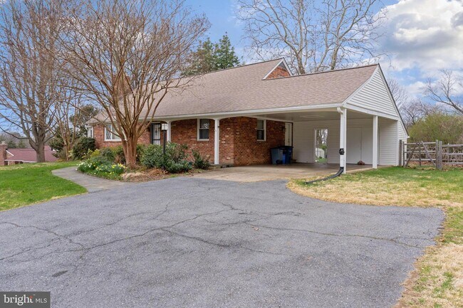 13504 Sherwood Forest Terrace - 13504 Sherwood Forest Terrace Silver ...