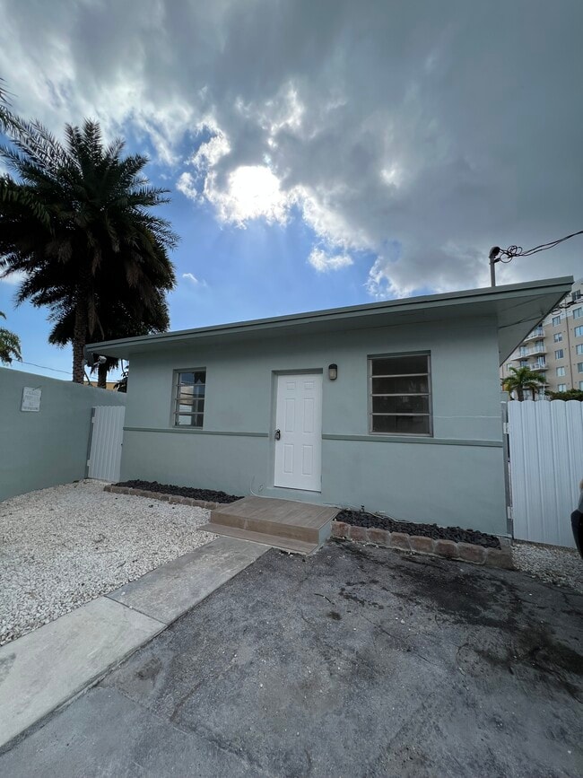 2530 NW 18th Terrace - 2530 NW 18th Terrace Miami FL 33125 | Apartment ...