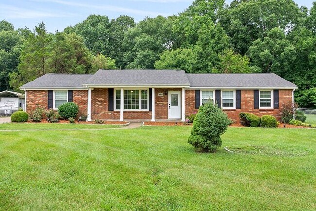 Ranch Style home Sango! - 420 Bryan Rd Clarksville TN 37043 | Apartment ...
