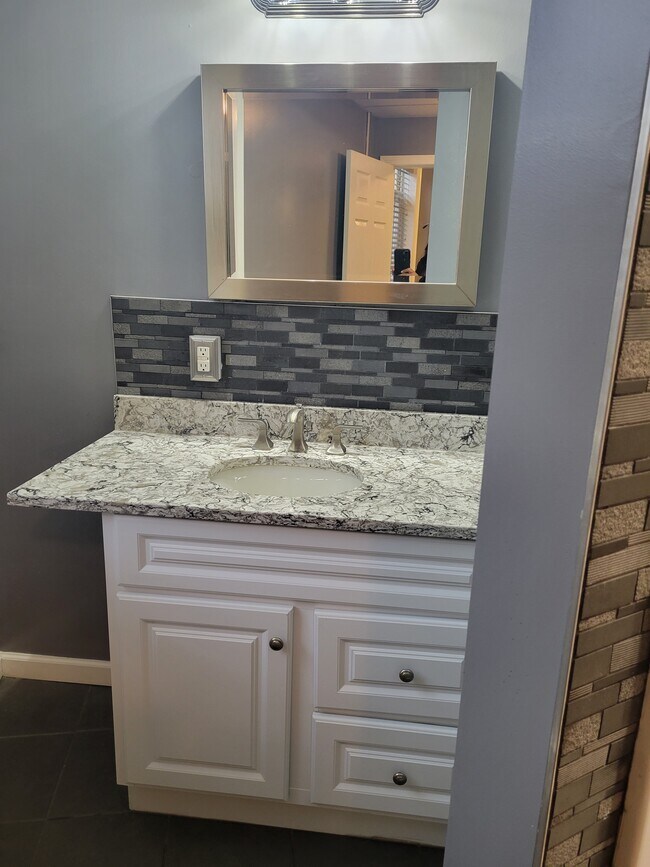 739 Liberty St - 739 Liberty St Springfield MA 01104 | Apartment Finder