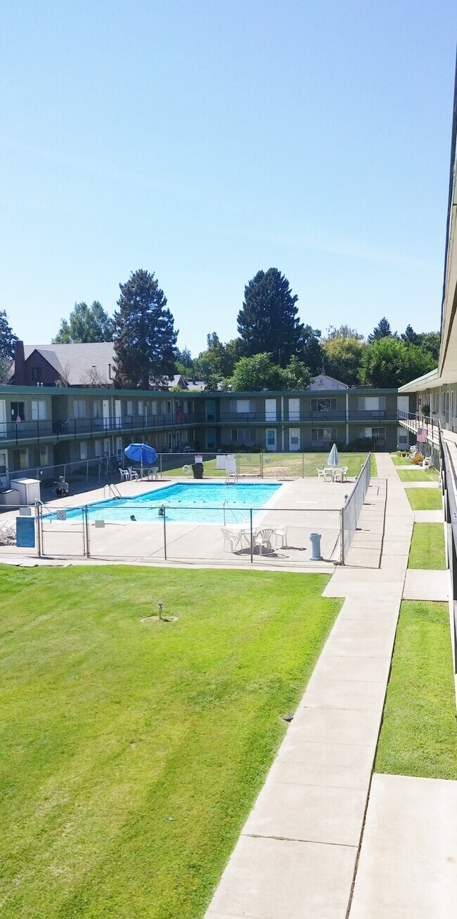 Starliter Apartments - 1313 Browne Ave Yakima WA 98902 | Apartment Finder