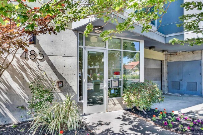 Gorgeous Condo in the Mosswood Neighborhoo... - 485 W MacArthur Blvd ...