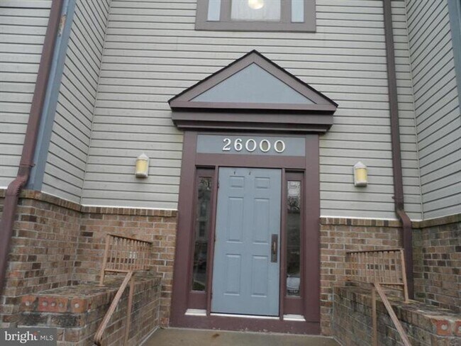 2 BEDROOM, 2 BATHROOM IN THE MID FLOOR UNIT, - 26000 Brigadier Pl ...