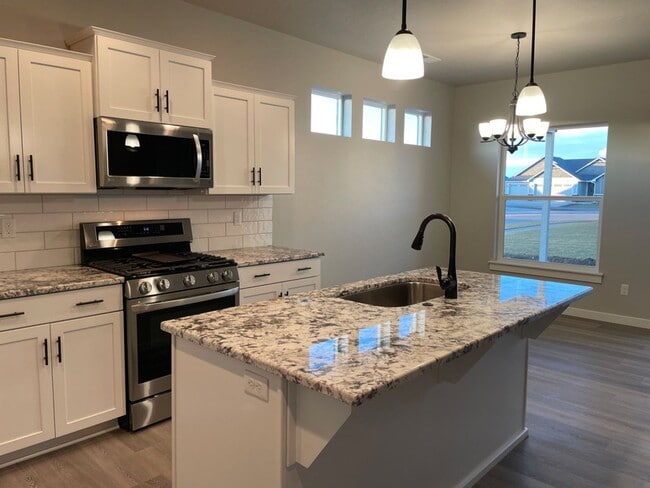 Single Level 4 Bedroom 2 Bathroom Home in Nampa - 8382 E Twin Eagles St ...