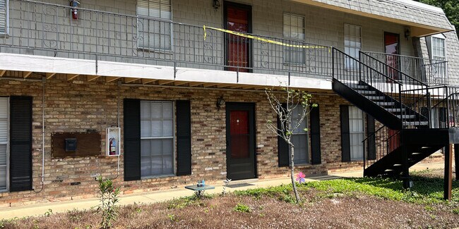 #5 Chateau - 1600 N Seventh St Longview TX 75601 | Apartment Finder