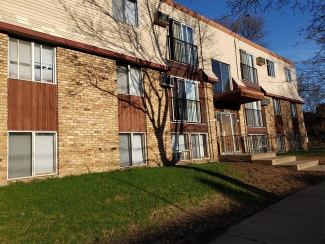 1374 Westminster St - 1374 Westminster St Saint Paul MN 55130 | Apartment Finder