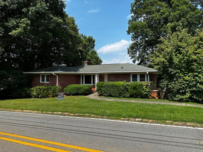 559 Bailey St - 559 Bailey St Mars Hill NC 28754 | Apartment Finder
