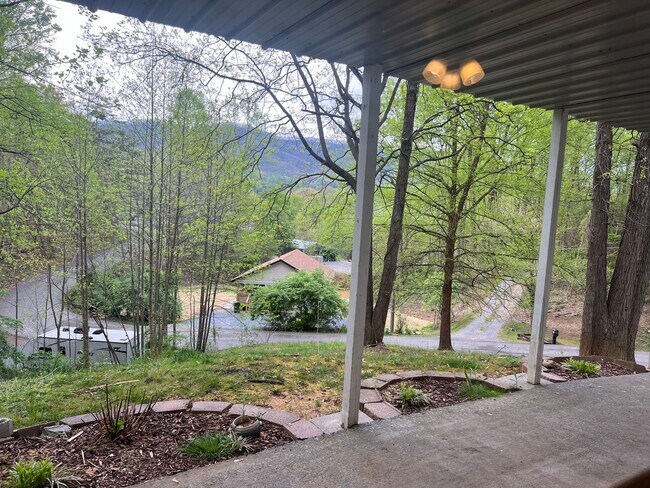 150 Thomas and Webb Rd - 150 Thomas and Webb Rd Johnson City TN 37604 ...