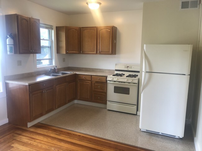 AMAZING RENOVATED 2BR NEAR CASS PARK - 690 Elm St Woonsocket RI 02895 ...