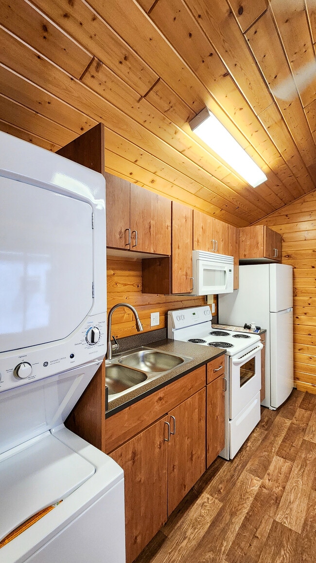 Desert Sky - 1190 N Palm Ave Hemet CA 92543 | Apartment Finder