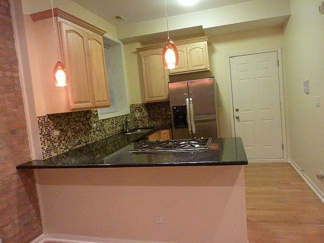 MODERN 2 BED/1BATH WITH GARAGE PARKING INCLUDED! - 964 E 62nd St ...