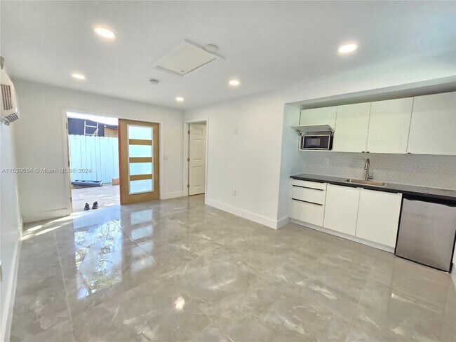 4648 SW 24th Ave - 4648 SW 24th Ave Fort Lauderdale FL 33312 ...