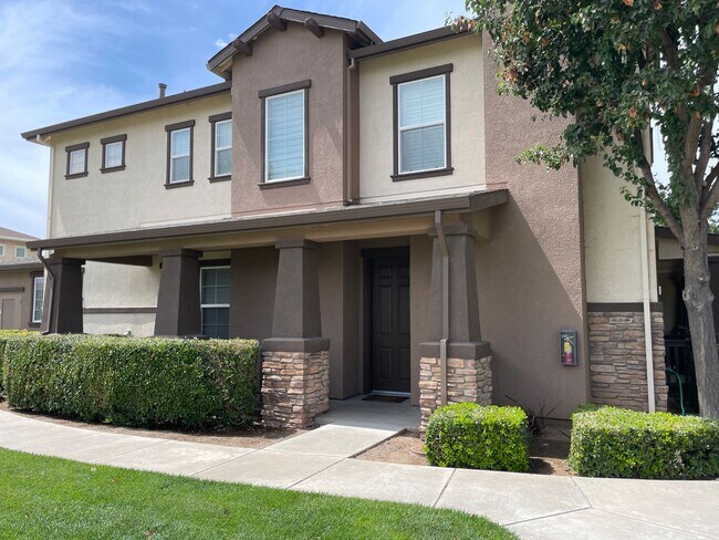 Gorgeous 2 Story Condo located in Sequoia ... - 429 Ranger Ct Oakdale ...