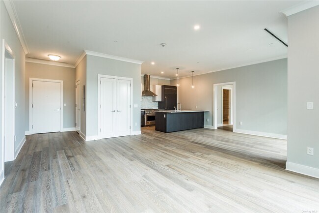 100 Garvies Point Rd - 100 Garvies Point Rd Glen Cove NY 11542 ...