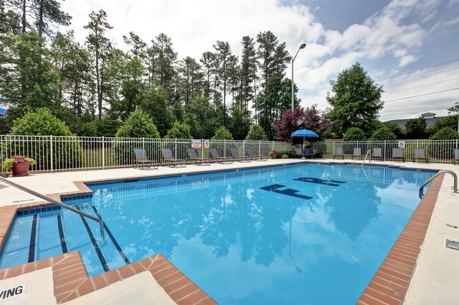 Foxridge Apartments - 200 Foxridge Cres Durham NC 27703 | Apartment Finder