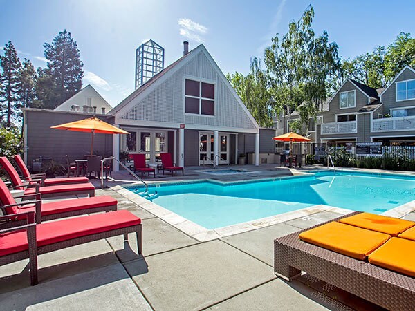 900 Pepper Tree Lane