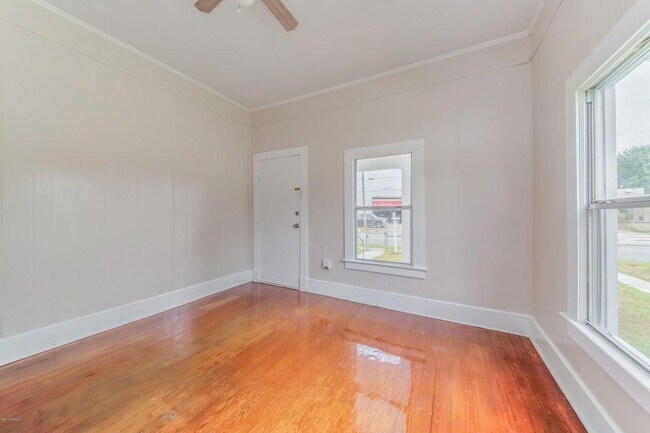 208 Surrey St - 208 LA 728-8 Lafayette LA 70501 | Apartment Finder