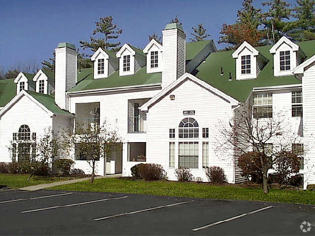 Rosemeade Apartments - 657 Worcester St Southbridge MA 01550 ...