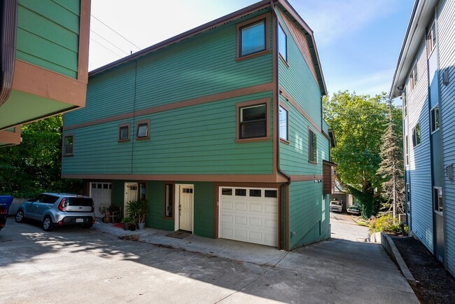 Queen Anne Townhouse - 3602 14th Ave W Seattle WA 98119 | Apartment Finder