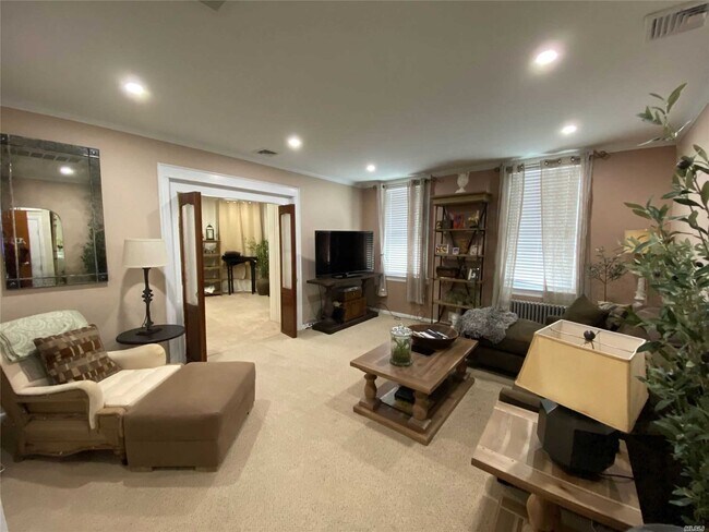 55-70-70 64th St - 55-70-70 64th St Queens NY 11378 | Apartment Finder