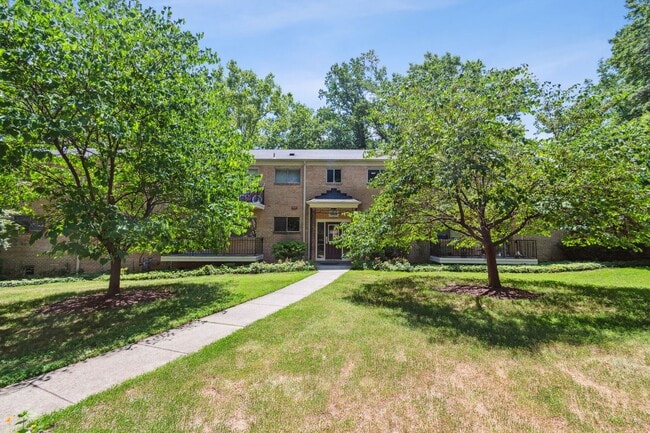 Parkside Condominium in North Bethesda - A... - 10636 Montrose Ave ...