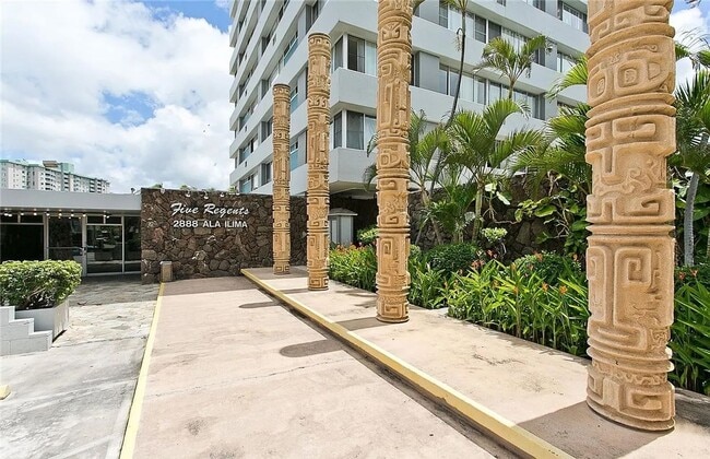 High-Floor Studio Featuring Full Kitchen, Parking & Brilliant Views at ...